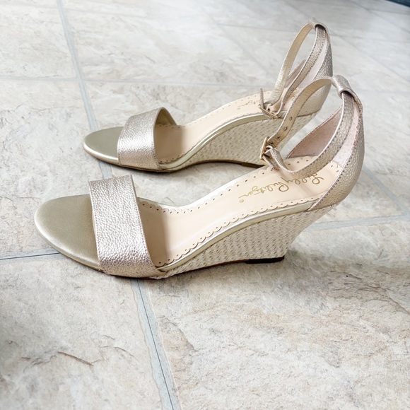 Lilly Pulitzer | Shoes | Lilly Pulitzer Bridgette Wedge Leather Gold ...
